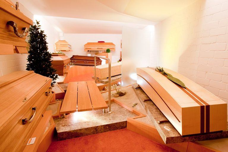 Särge und Urnen | Ausstellung in Mönchengladbach